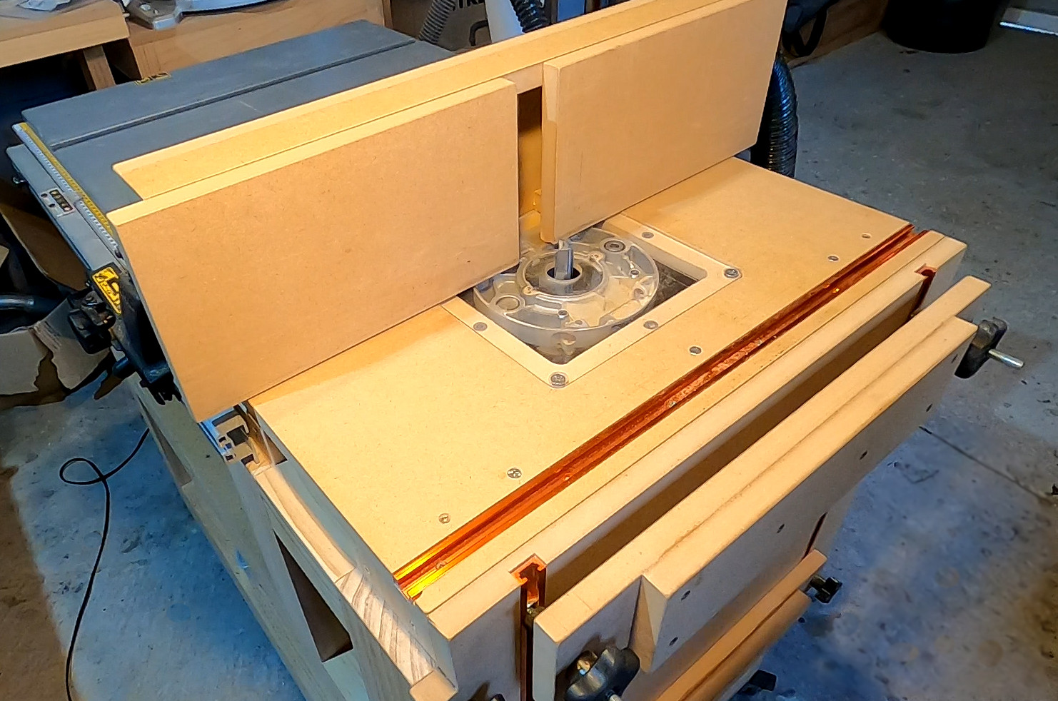 How To Cut Perfect Circles On The Router Table With A Circle Jig How To Cut Perfect Circles On The Router Table With A Circle Jig